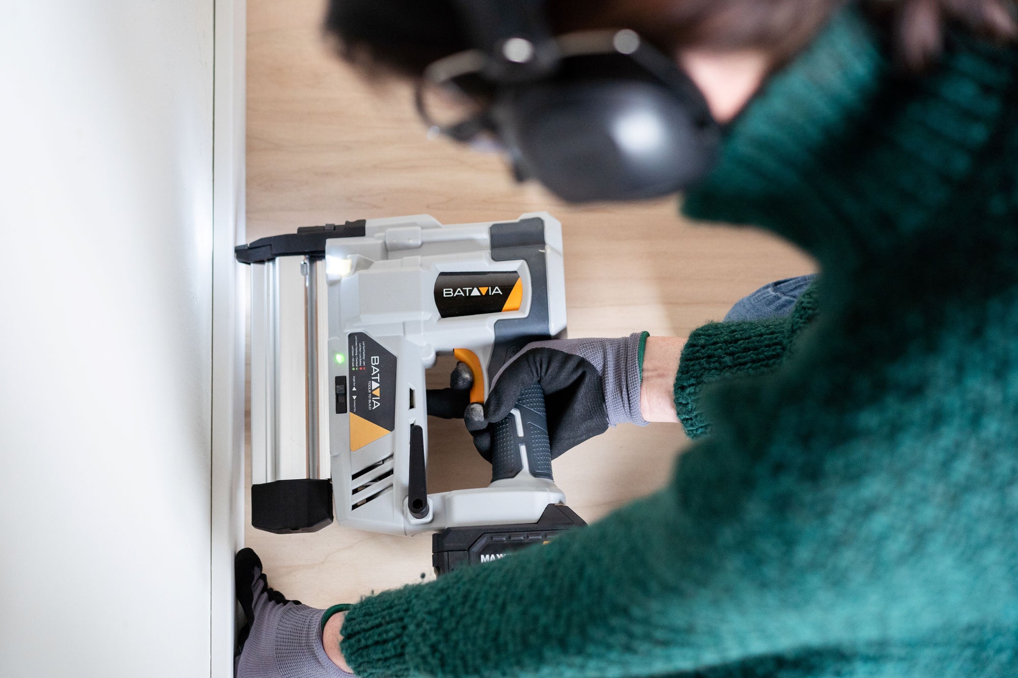 Plinths installation – Batavia